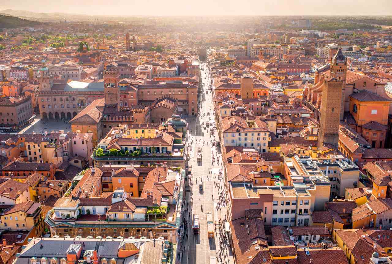 ZTL Bologna: come funziona, orari e permessi